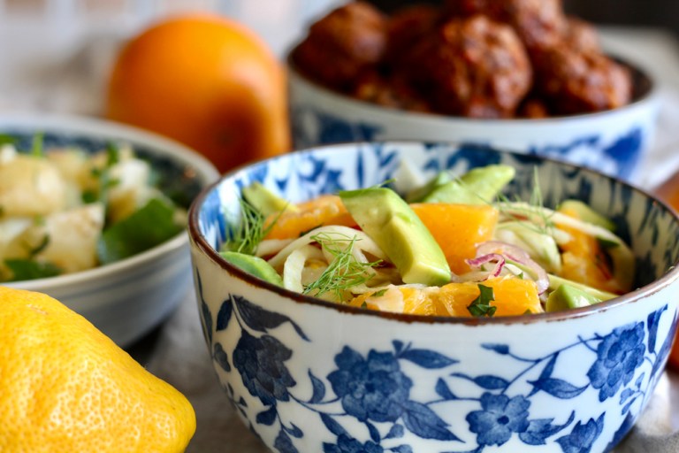 Juhlien maukkaat salaattibuffetit – Vispilän viemää