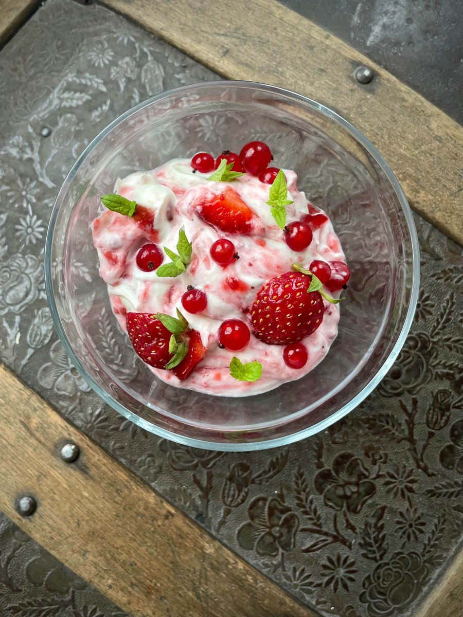 Hullun hyvät Fruit Fools’it – Vispilän viemää